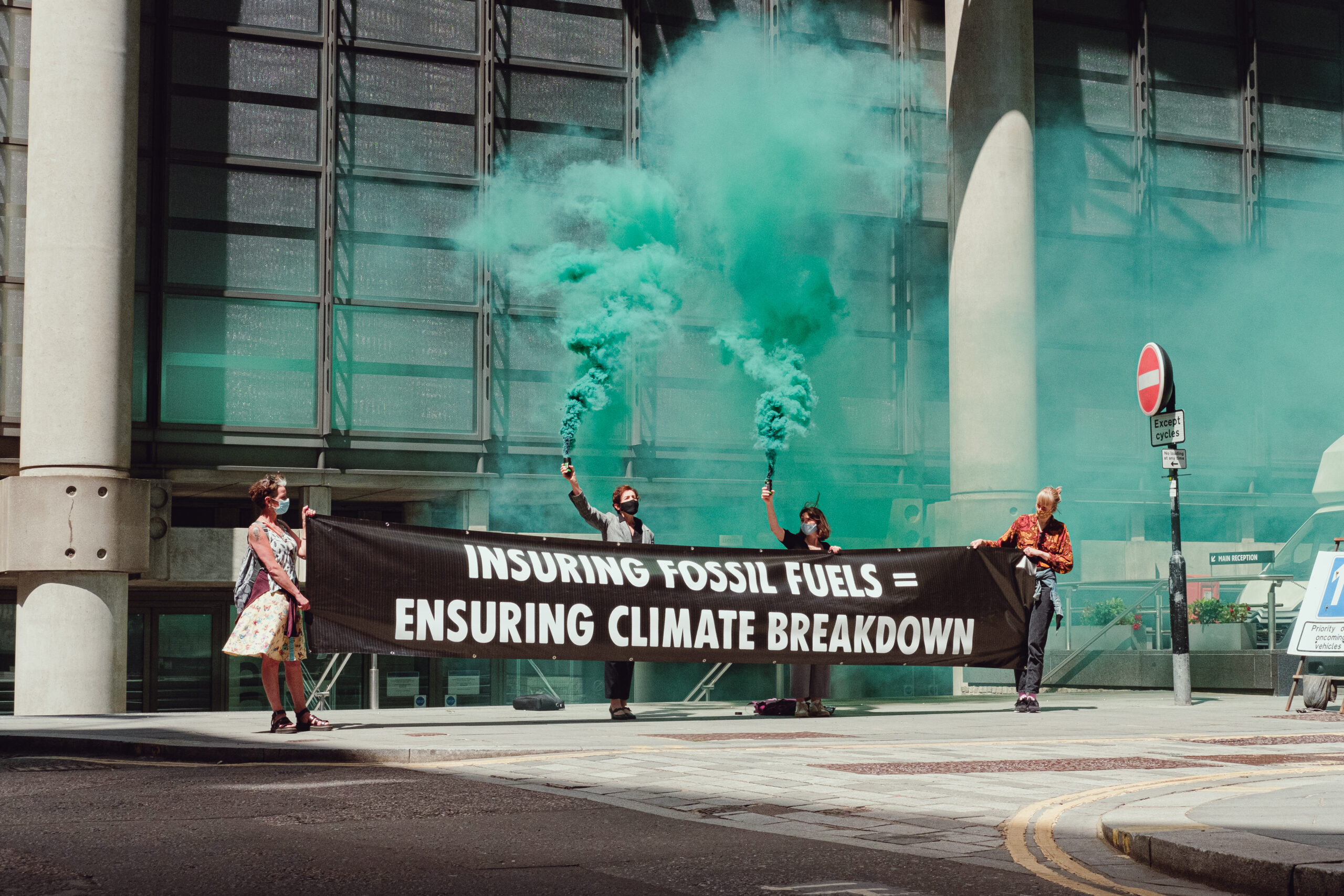 Climate Change Protesters Set Off Stink Bomb At Lloyd s Of London In 