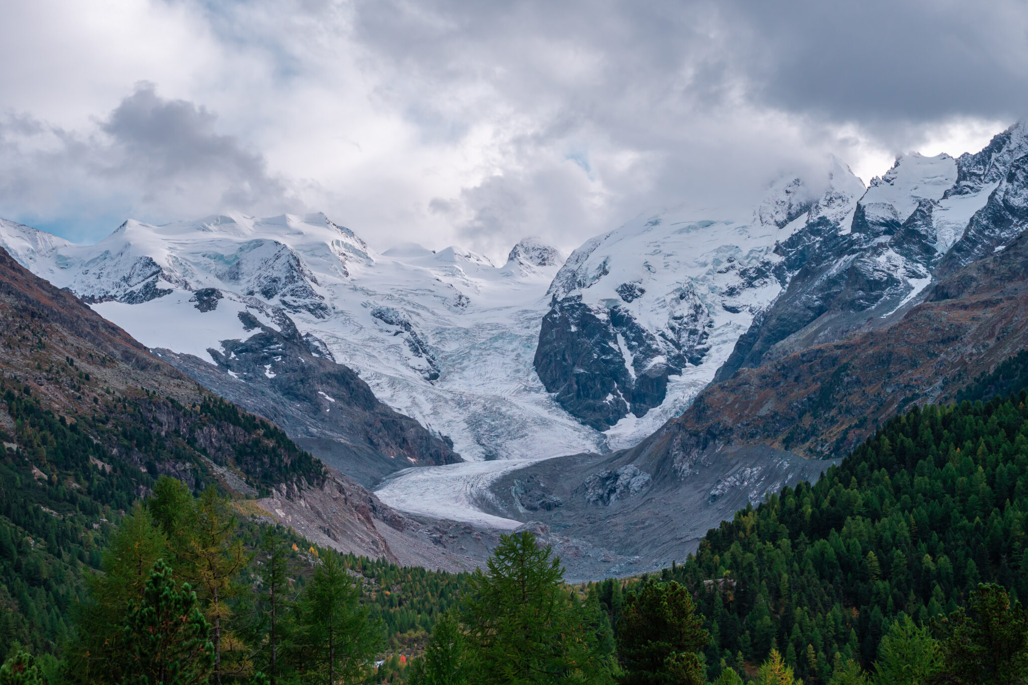 Alpine Glaciers Decline at Record Rates Following Heatwaves