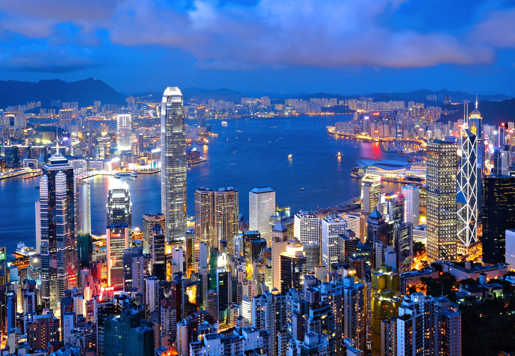 Tropical Storm Ma-on Takes Aim at Hong Kong, Guangdong Province