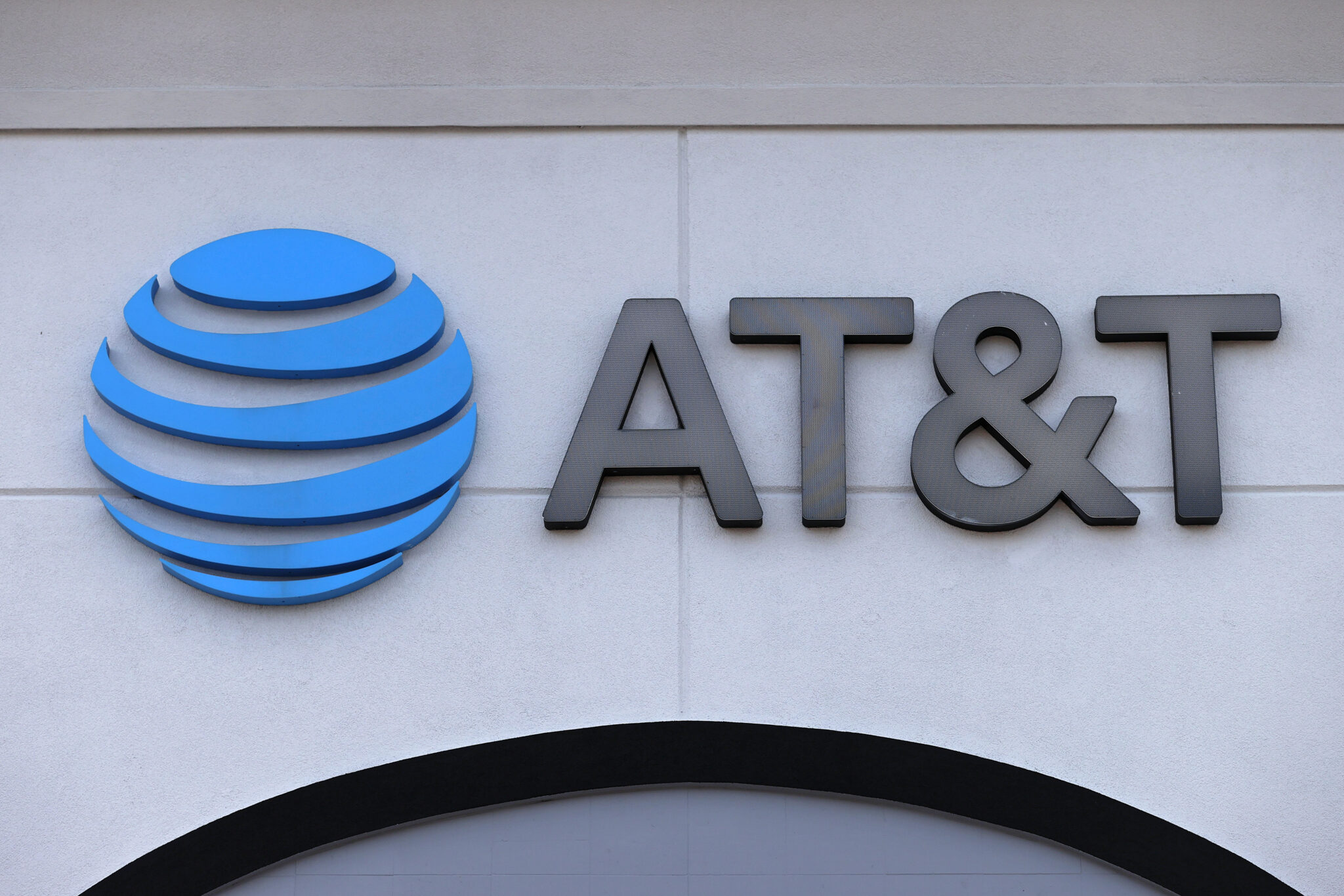 AT&T Does Not Intend to Immediately Remove Lead Cables From Lake Tahoe