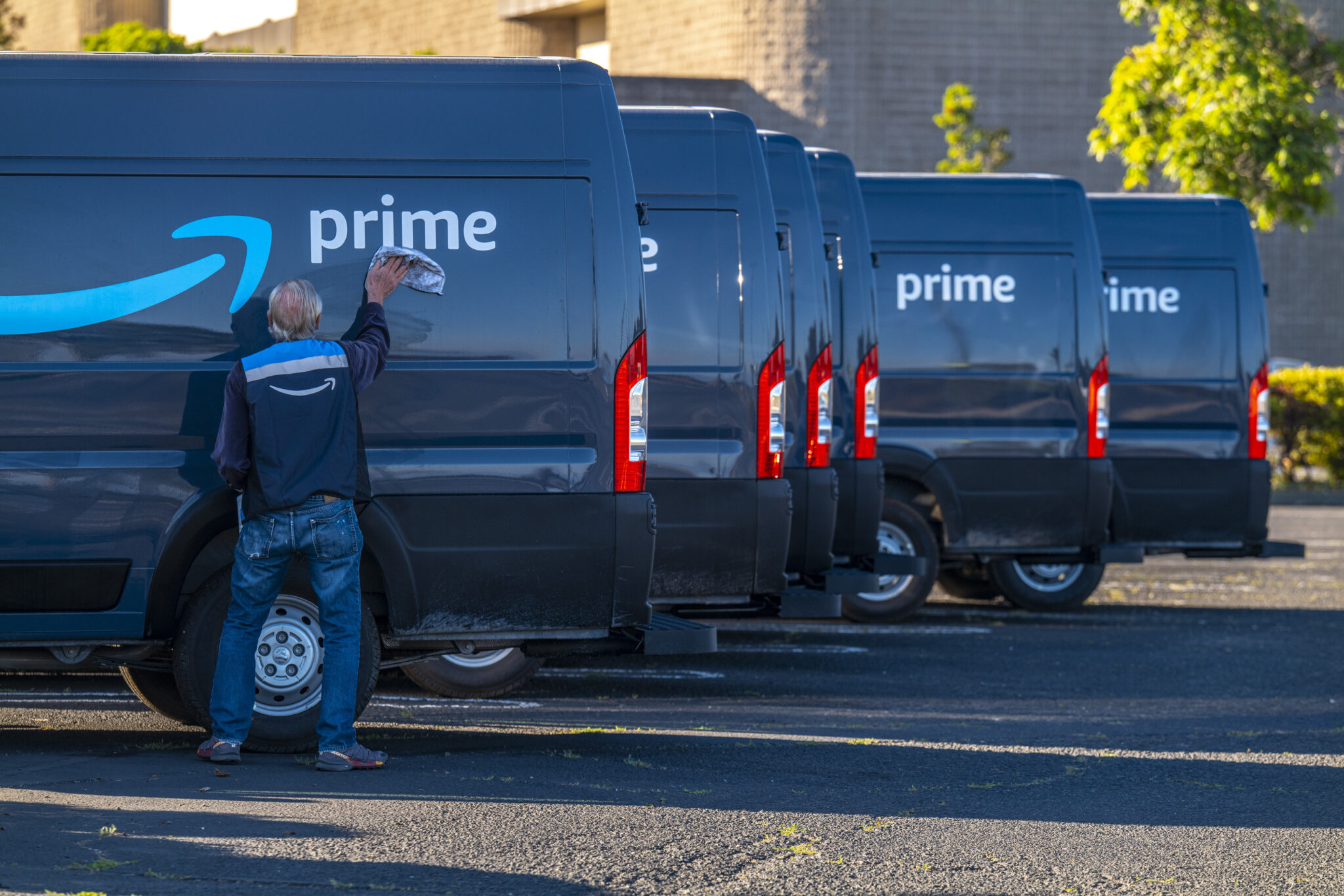 Amazon Is Boss of Subcontracted Drivers, Labor Board Prosecutors Say