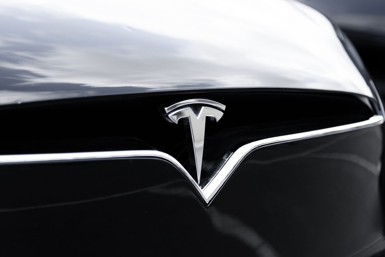 NHTSA Probes Tesla Model 3 Emergency Door Release