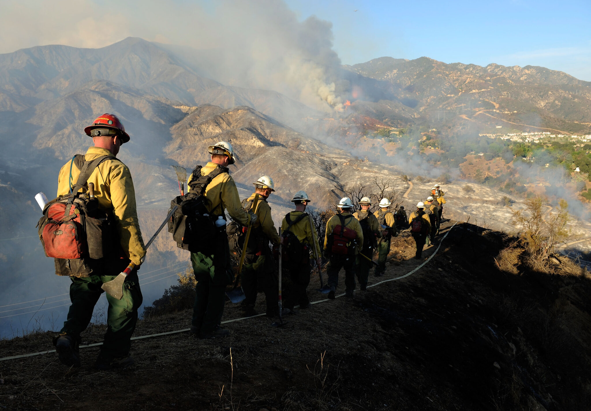 Trump’s Hiring Freeze Throws Wildfire Fighters Into Disarray