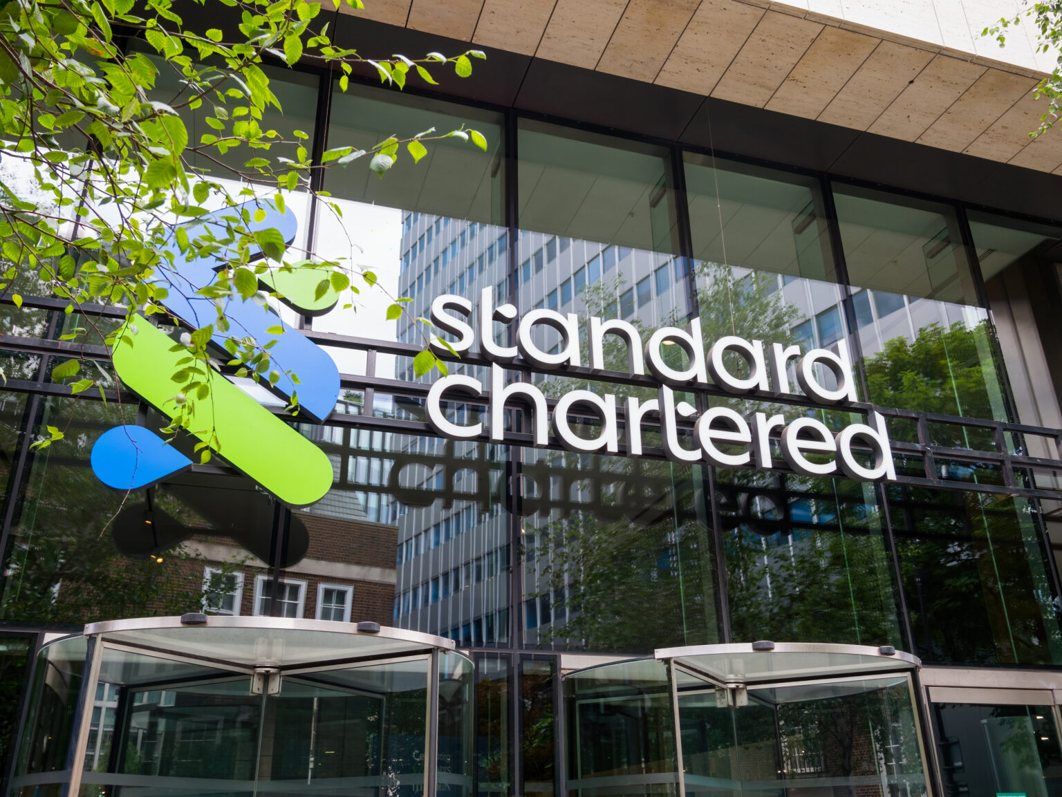 UK Bank StanChart Loses Bid to Cut Shareholders’ $1.9 Billion UK ...