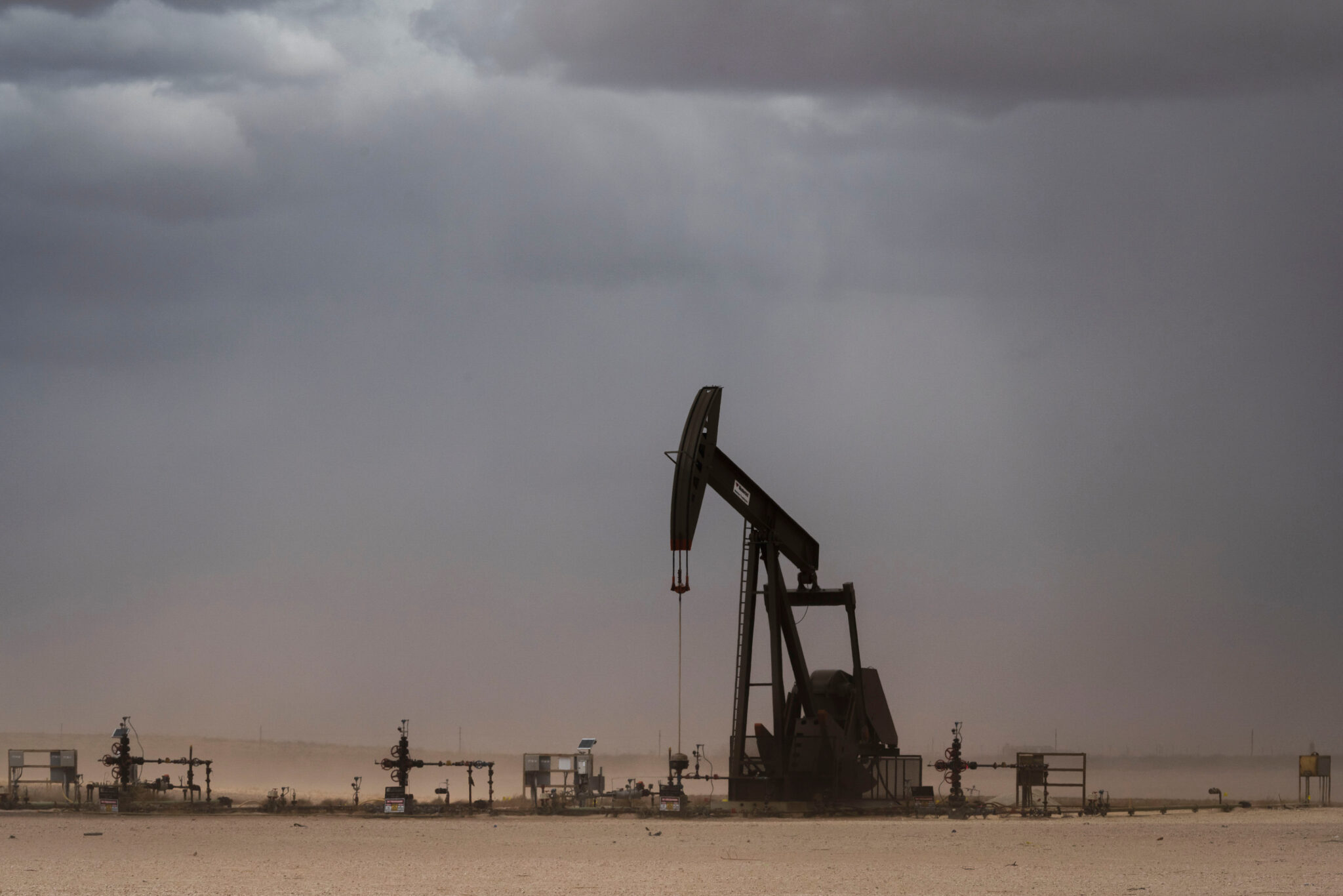 West Texas Gas Falls to 14-Month Low as Negative Prices Persist