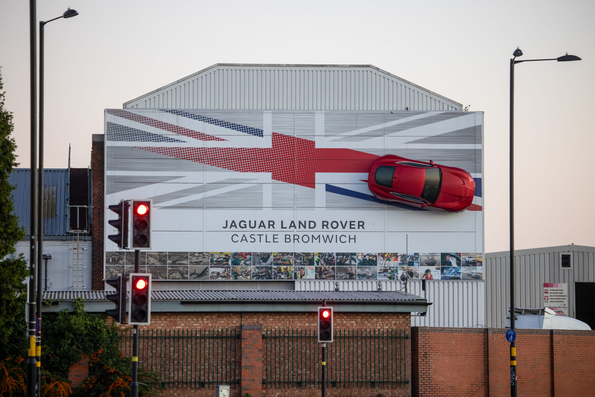 Jaguar Land Rover Seeks £2 Billion Lifeline to Tide Over Cyberattack