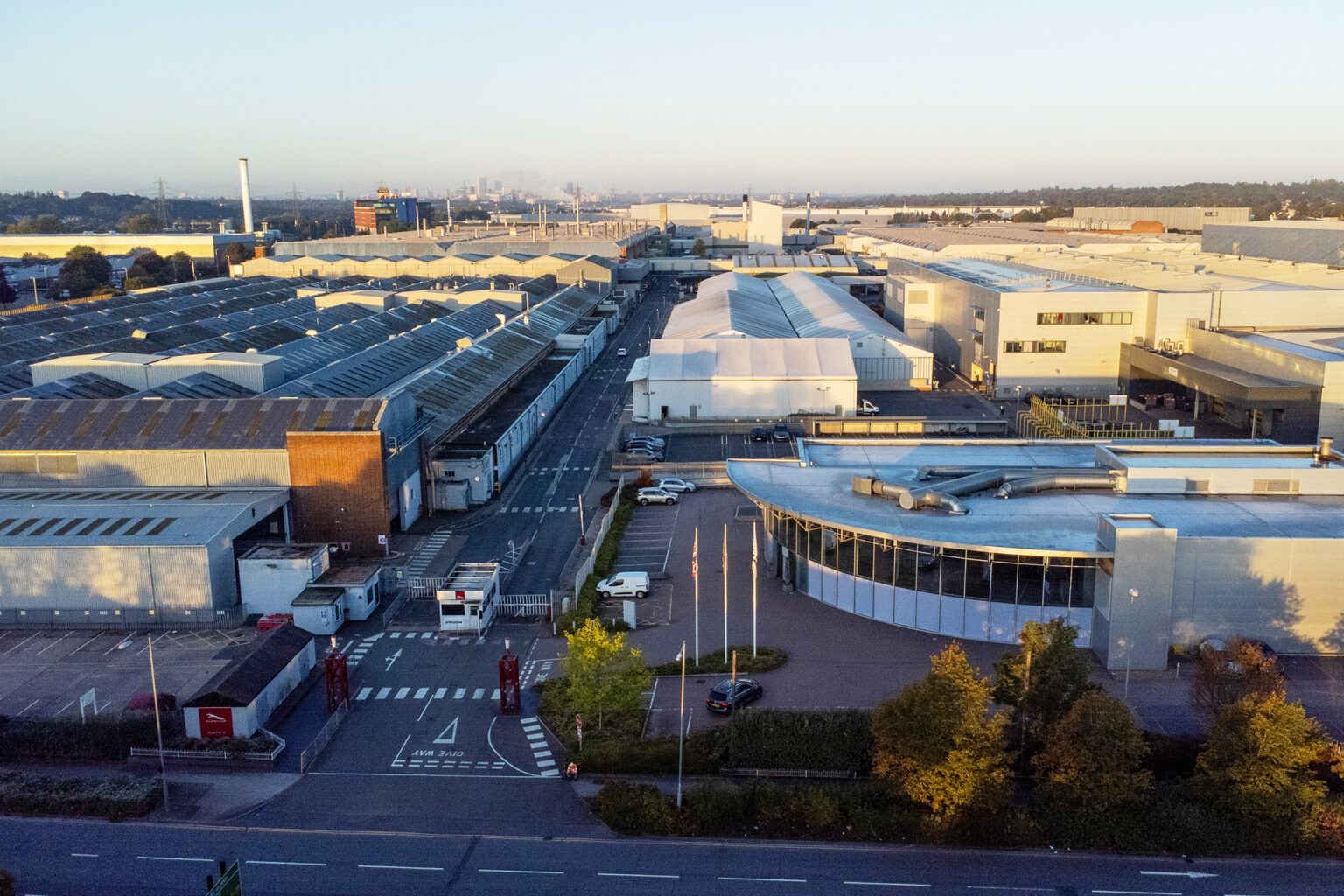 Jaguar Land Rover Bailout Shows Rising Cost of Cybercrime