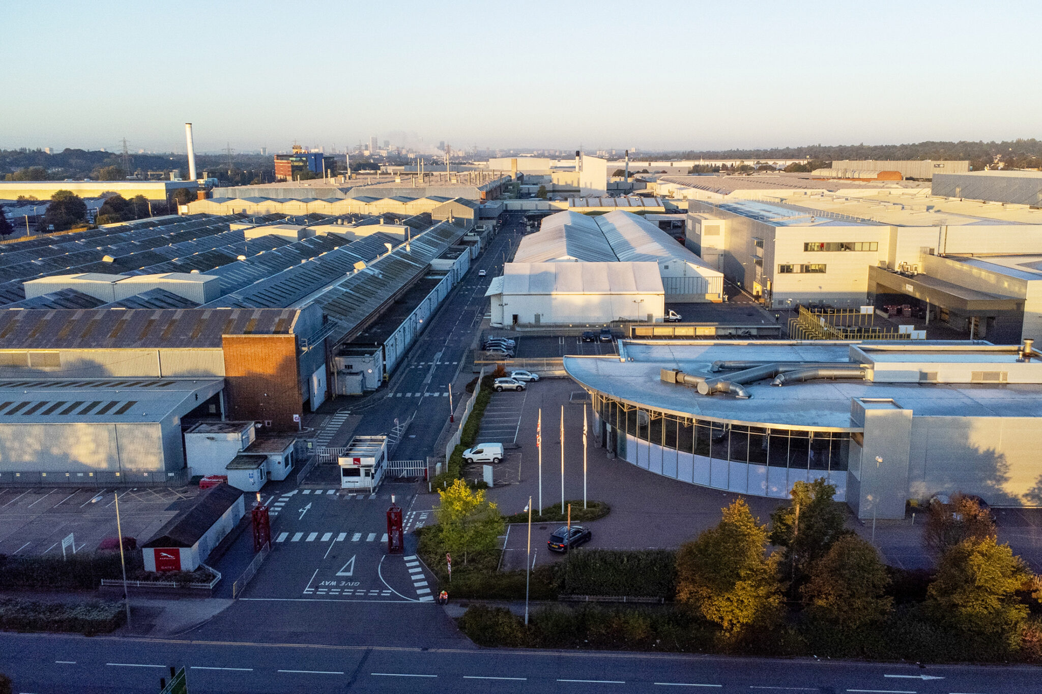 Jaguar Land Rover Bailout Shows Rising Cost of Cybercrime